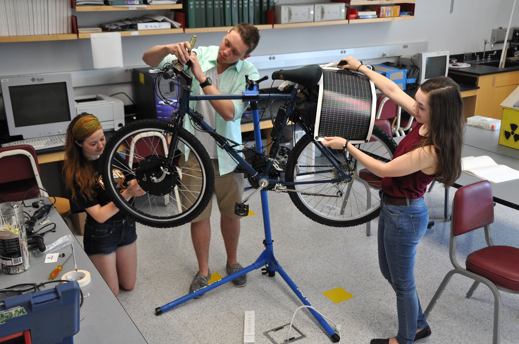 SU Physics Students Designing Solar E-Bike - SBJ