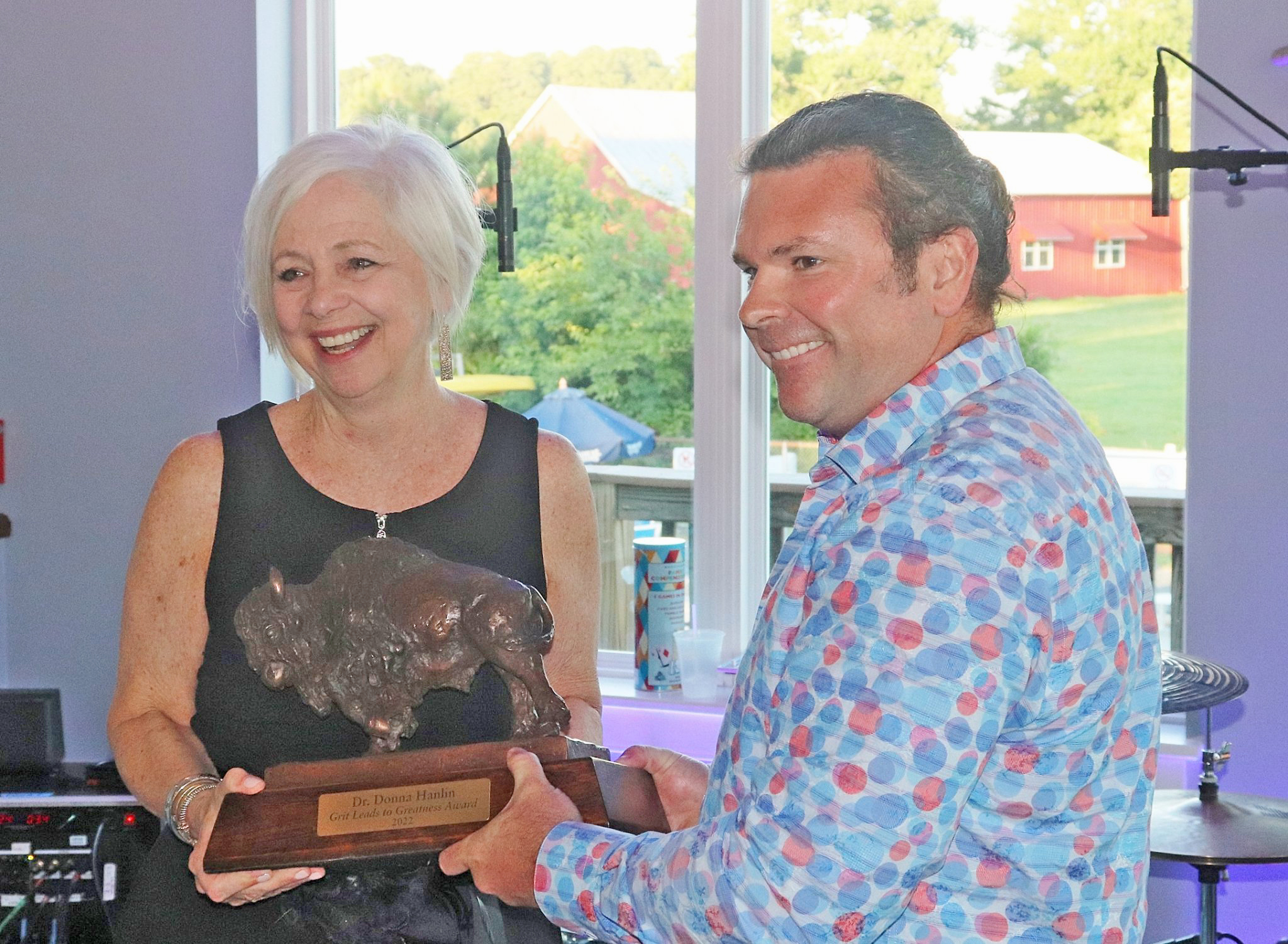 Dr. Donna Hanlin Receives First-Ever Grit Leads to Greatness Award - SBJ