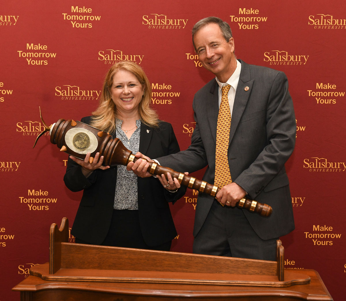 Passing-of-the-Mace Ceremony Celebrates SU Presidential Transition - SBJ