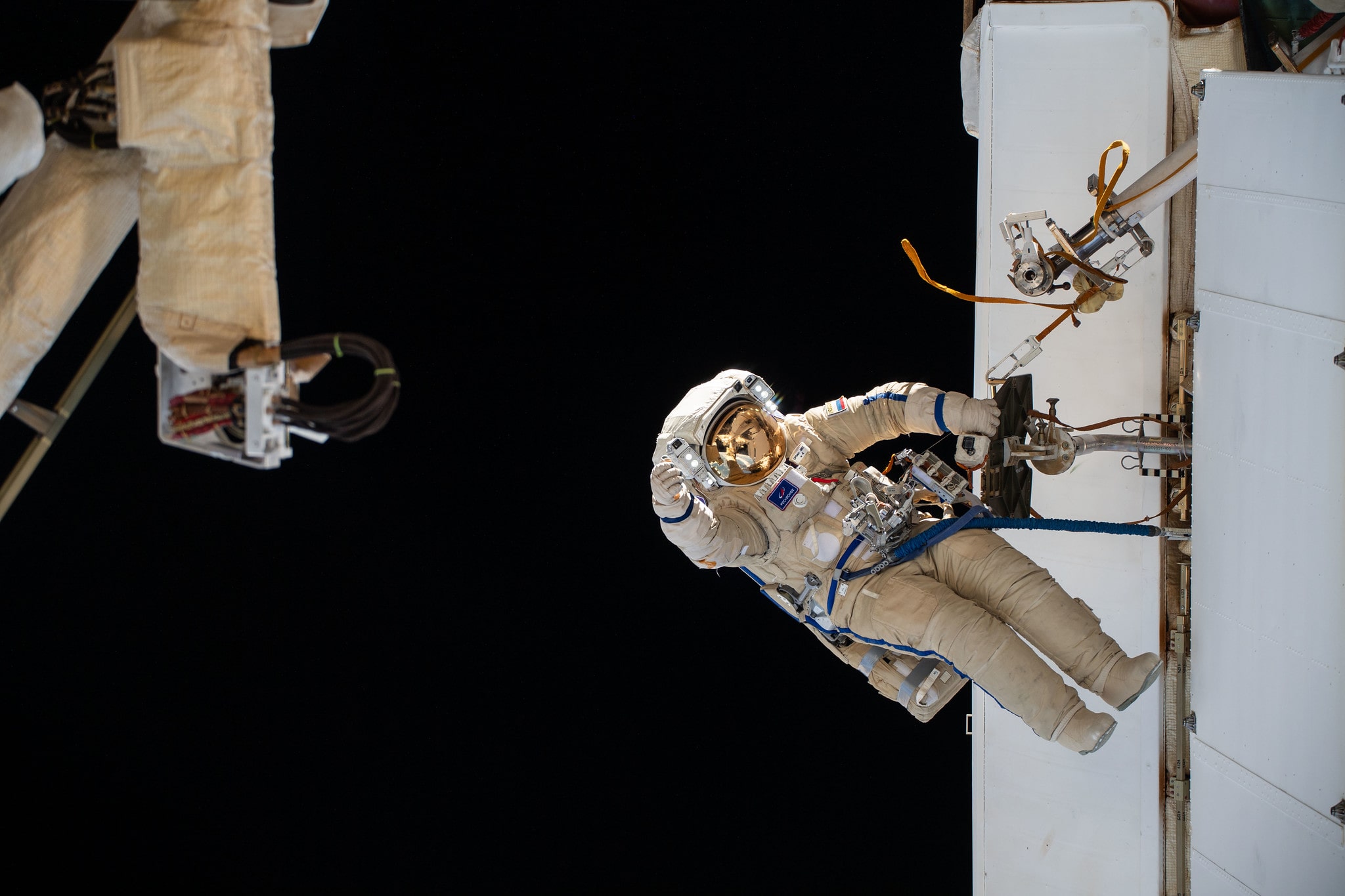 NASA Sets Coverage of Roscosmos Spacewalk Outside Space Station - SBJ